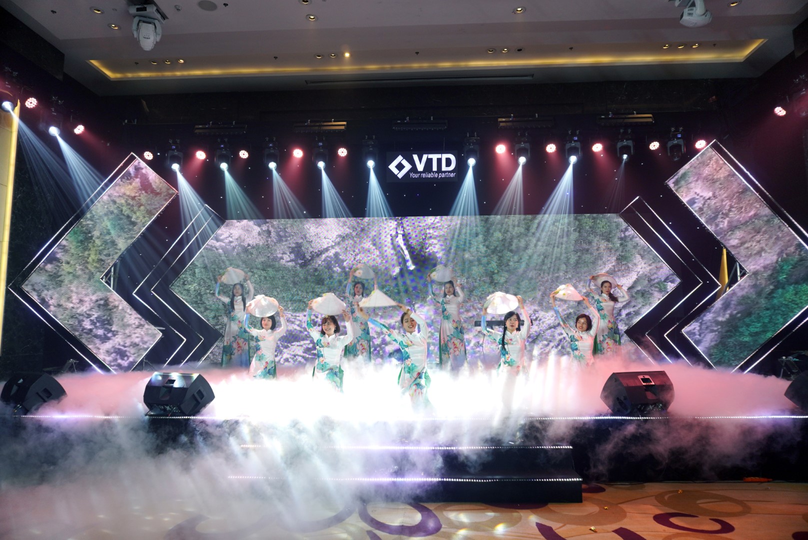 ẤN TƯỢNG VÀ GIÀU CẢM XÚC - LỄ KỶ NIỆM VTD TRÒN 20 TUỔI - VTD